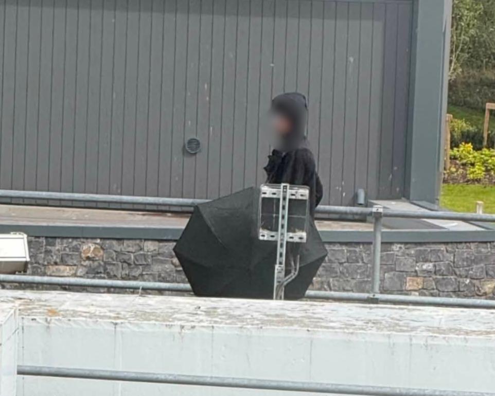 Man goes on roof of Ysbyty Glan Clwyd armed with knife | Rhyl Journal